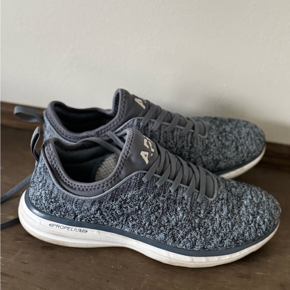 Women’s Gray Apl Gym Shoes - Gem